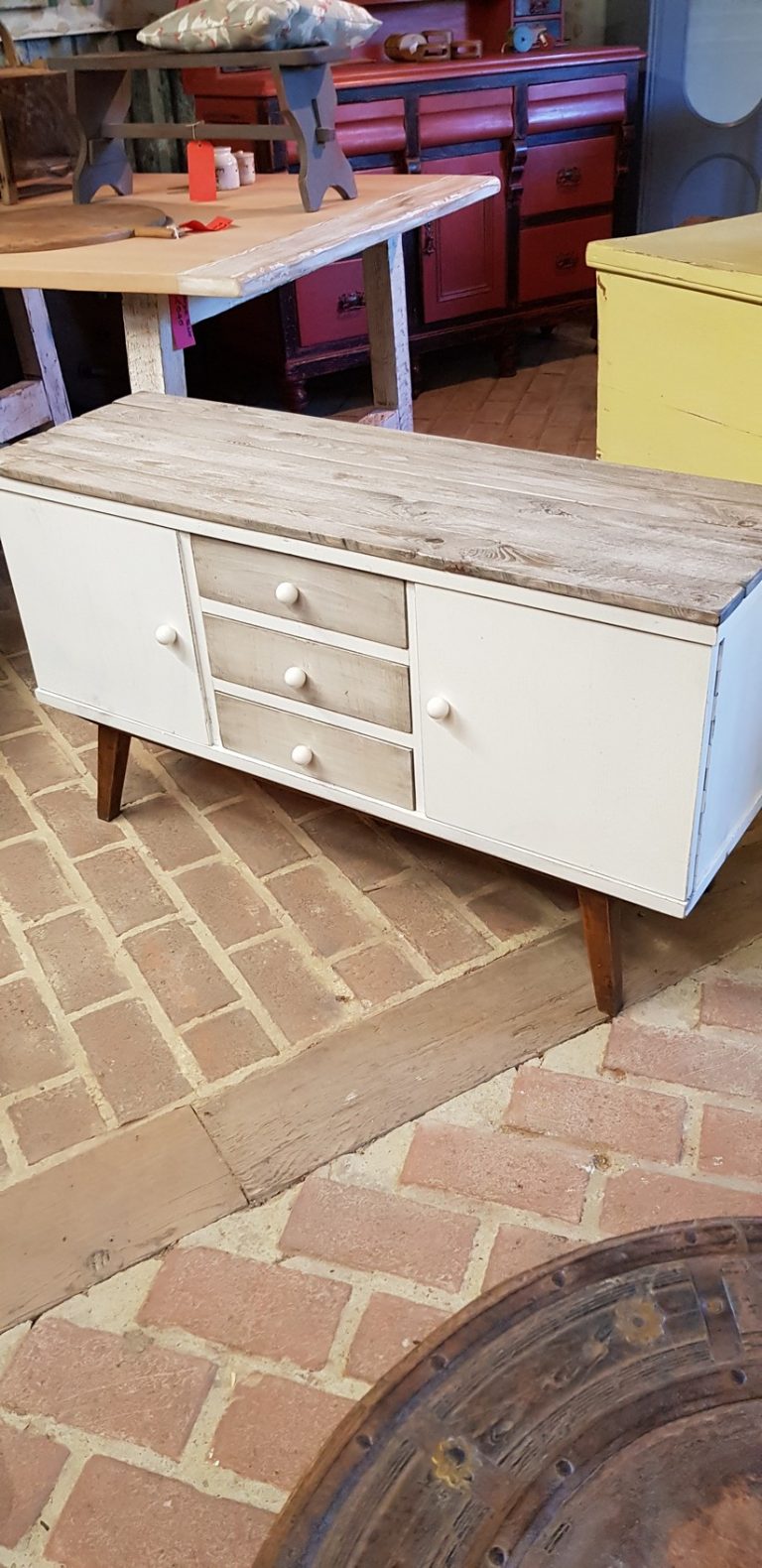 that 70’s unit (1) – The Cowshed